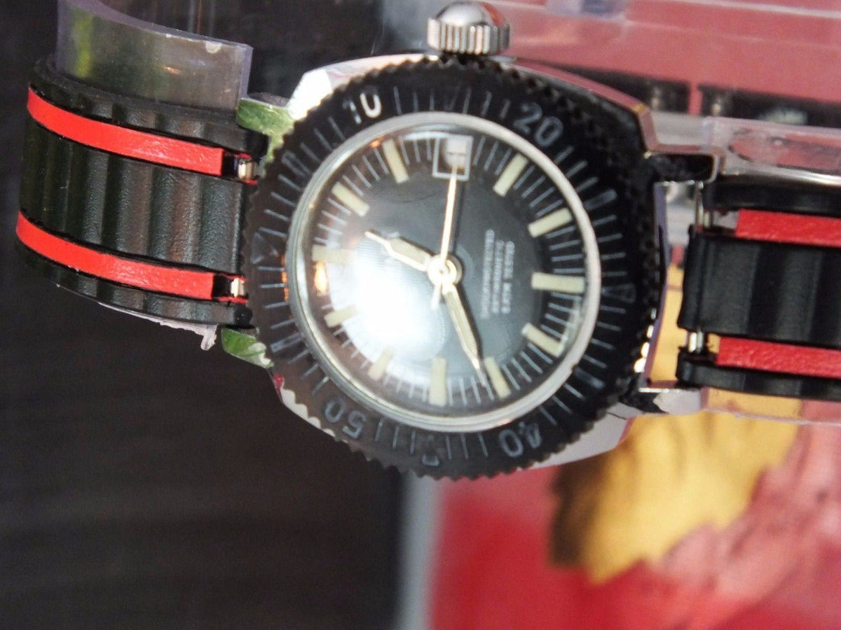 Sold!!! Vintage Women Omnia Divers Diving Watch Bezel with Tissot band ...